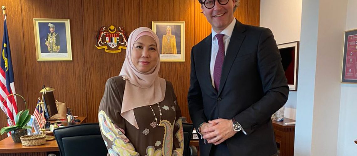 Botschafterdialog Malaysia mit Botschafterin Frau Dr. Adina biniti ...